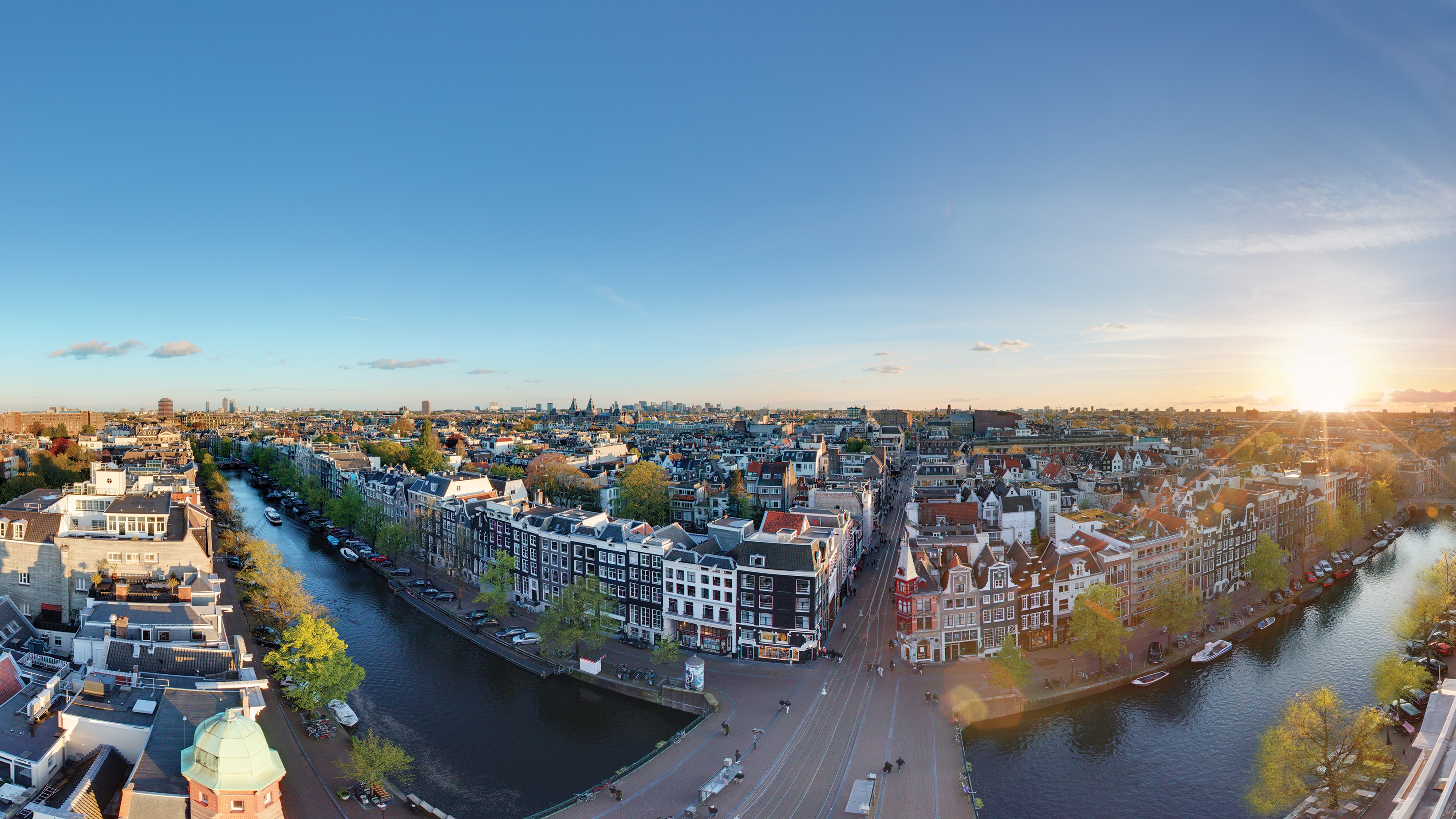 NIO House Amsterdam | Er zijn verschillende ruimtes gecreëerd waar je ...