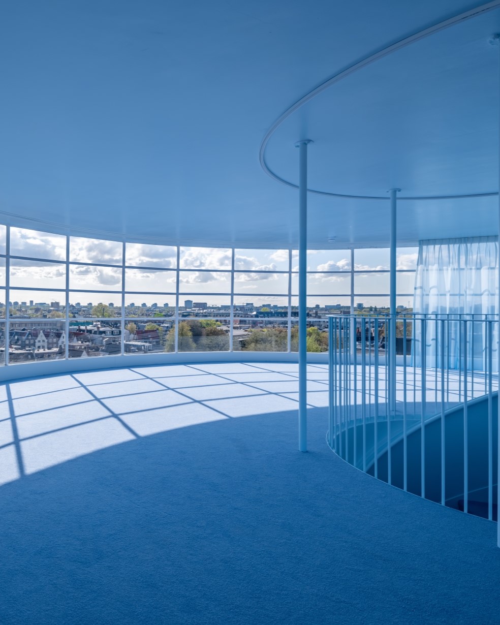 NIO House Amsterdam | Er zijn verschillende ruimtes gecreëerd waar je ...