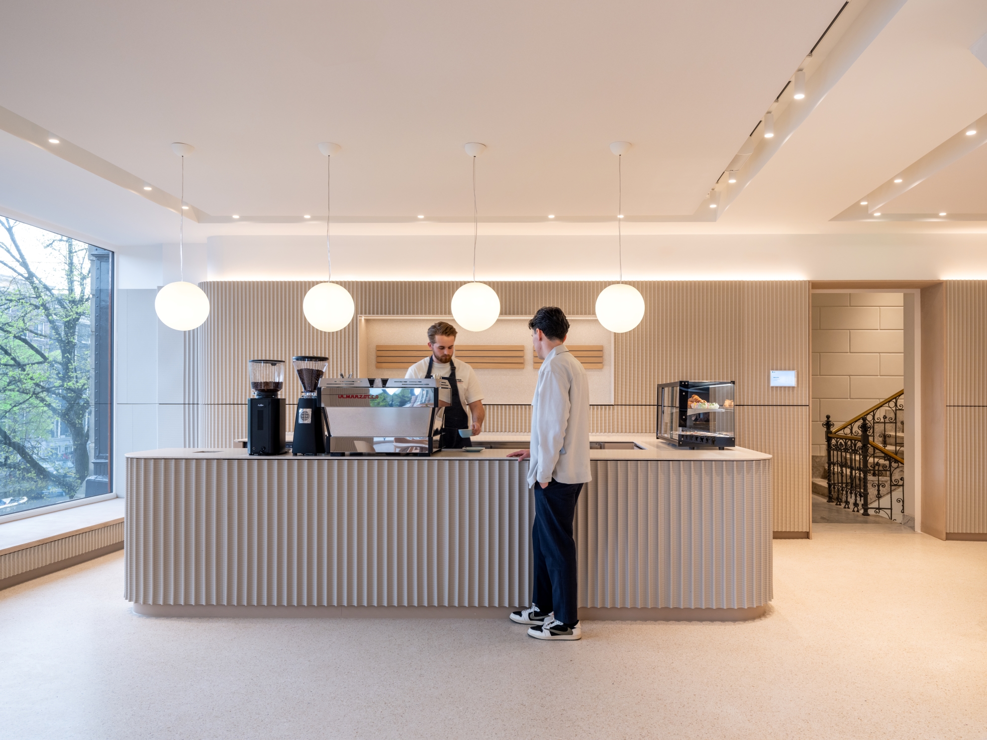 NIO House Amsterdam | Er zijn verschillende ruimtes gecreëerd waar je ...