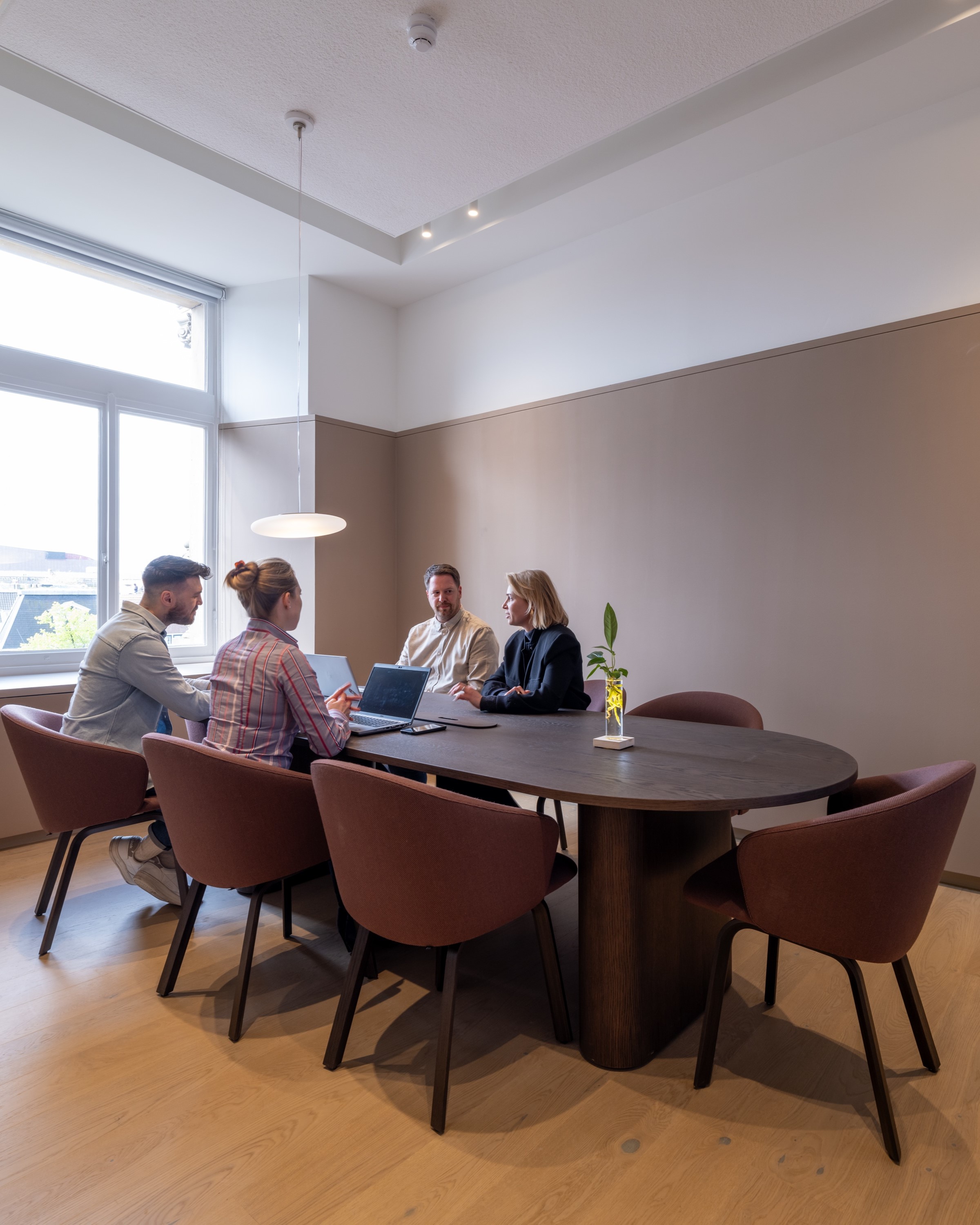 NIO House Amsterdam | Er zijn verschillende ruimtes gecreëerd waar je ...